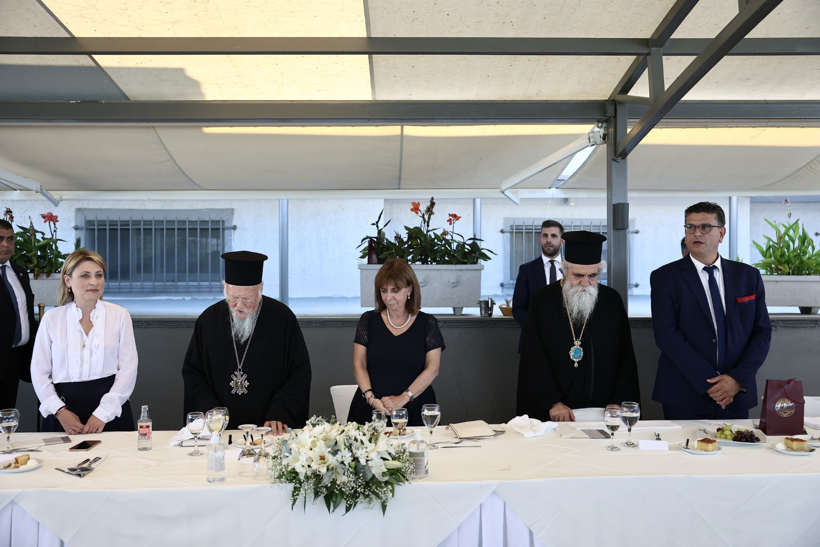 Εκπρόσωπος του Πρωθυπουργού στην υποδοχή του Οικουμενικού Πατριάρχη η ...