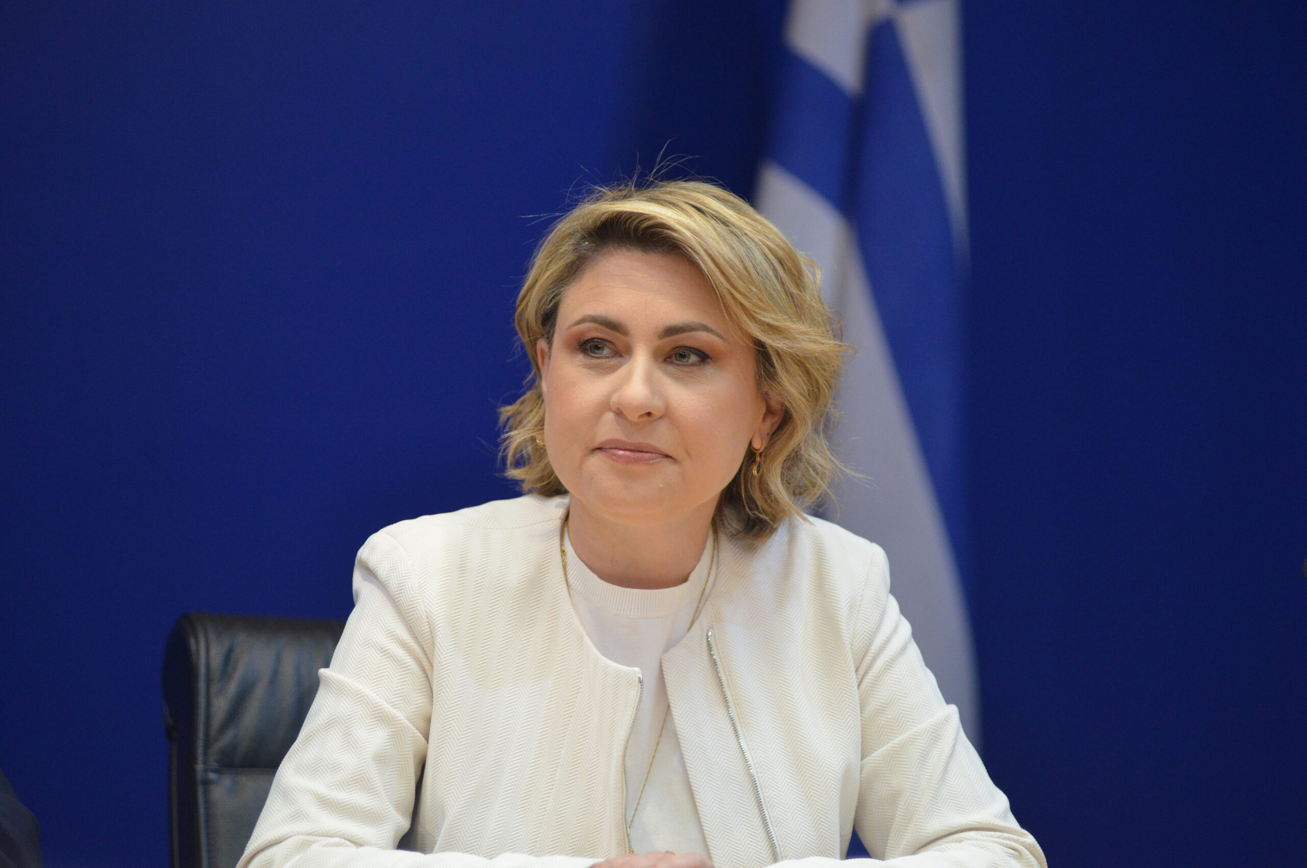 Αντικατάσταση των Ε.Δ.Χ. Ταξί με επιβατηγά οχήματα από έξι (6) έως ...