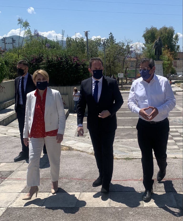 Συνάντηση Αναπληρωτή Υπουργού, κ. Στέλιου Πέτσα με τον Δήμαρχο Πατρέων ...