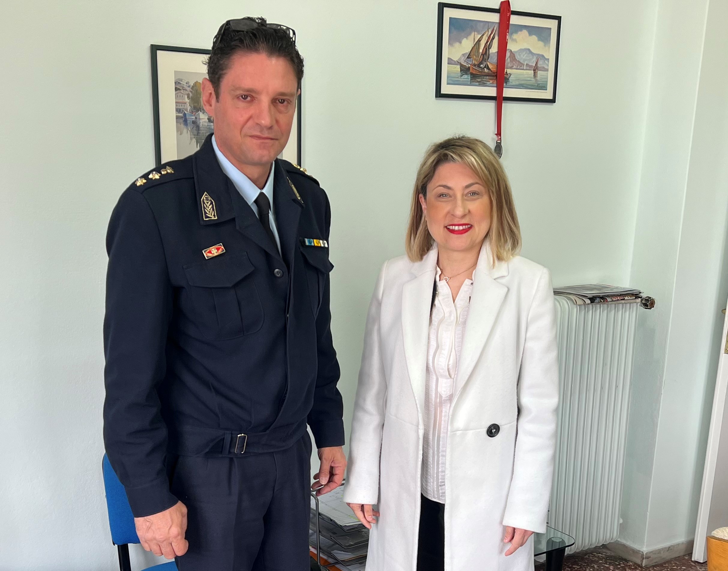 Η Χριστίνα Αλεξοπούλου στο Α’ Αστυνομικό Τμήμα και στην Τροχαία Πατρών ...